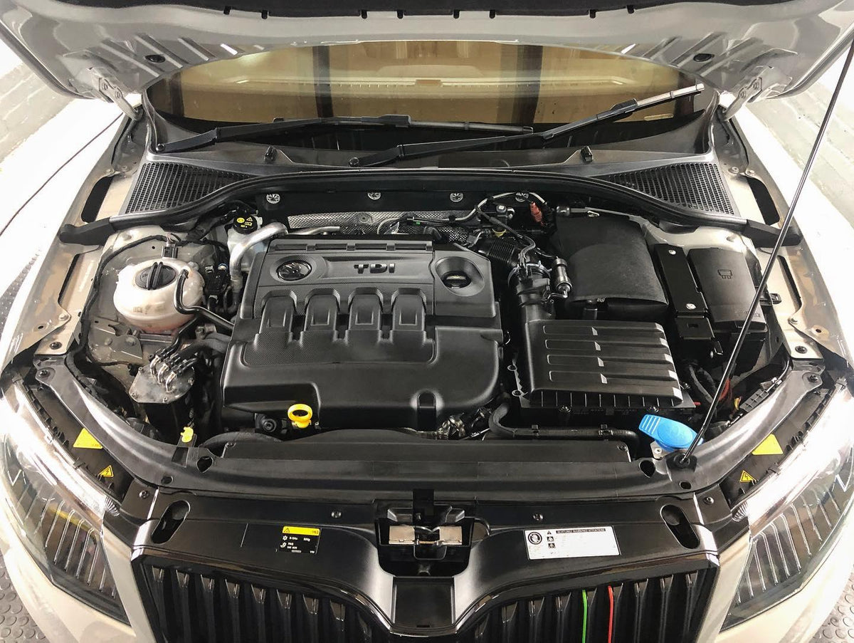 Skoda Octavia VRS in for an engine bay detail and maintenance wash ...